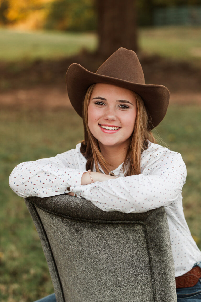 Taylor’s Senior Portraits - kimforbesphotography.com